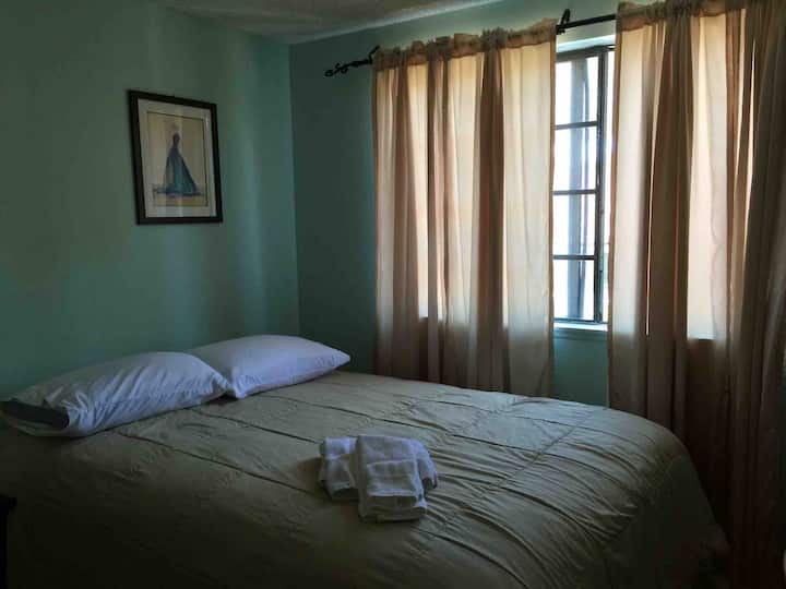 Private Room Queen Bed Share Bathroom - Newport Beach, CA