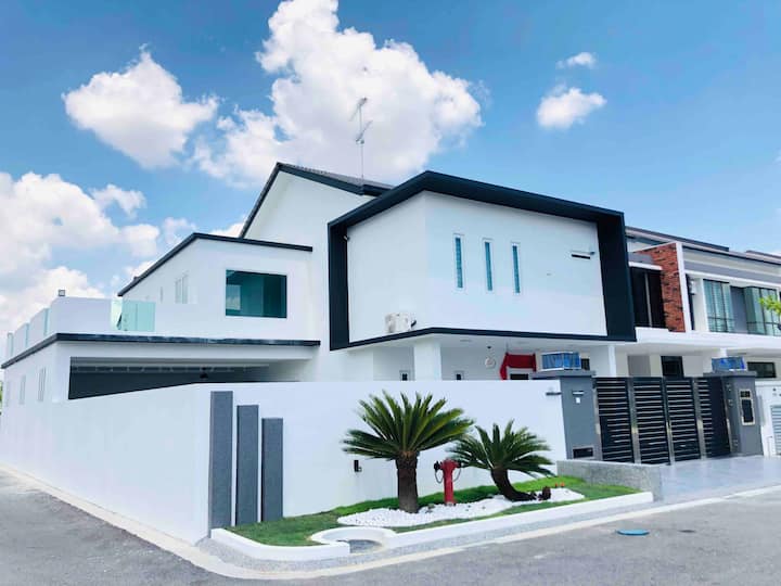 Big Corner Lot. Small Gatherings And Family Party. - Johor Bahru