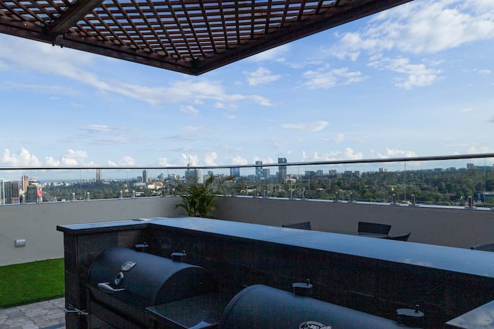 Unique, Comfy 1 Bed Flat, Pool & View - Westlands - Nairobi