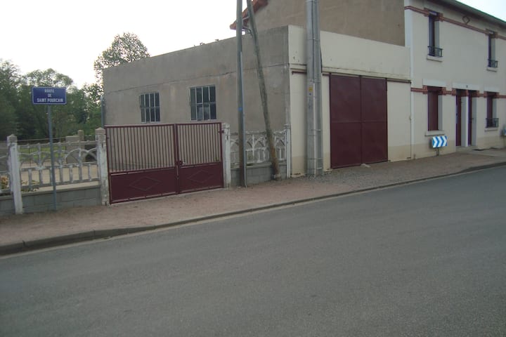 2 Ch.6 Pers,le Pal 4 Kms,circuit Bourbonnais 10 Km - Dompierre-sur-Besbre
