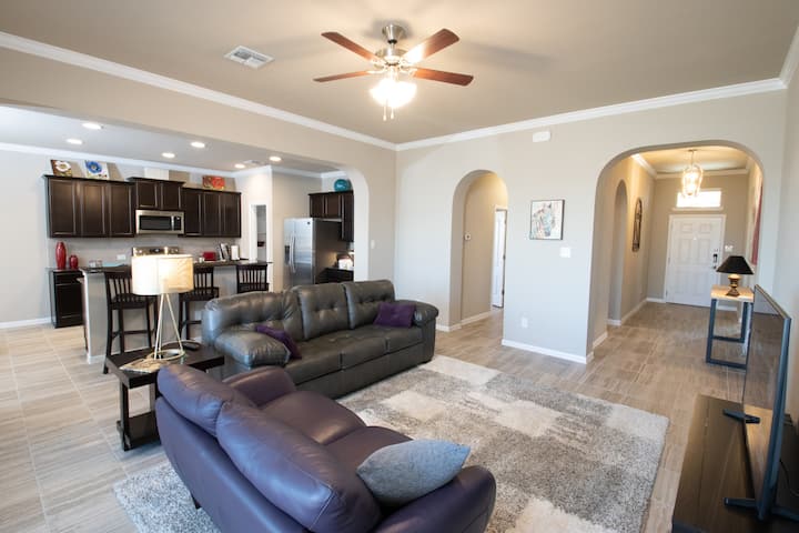 Red River House - Great House, Relaxed Living - Temple, TX
