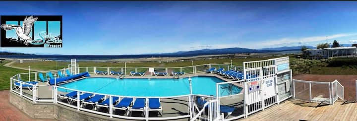 Surfside Resort Beach Getaway With Pool - Parksville