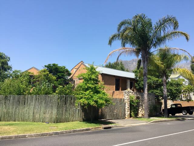 Beit Salem Upper Room Stellenbosch - Houses for Rent in Stellenbosch ...