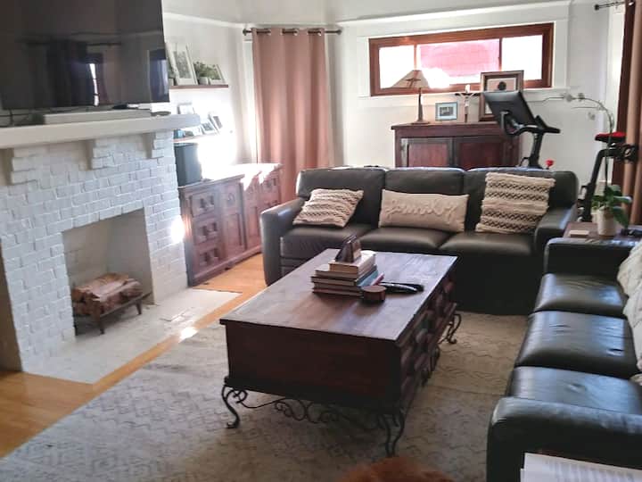 Master Suite W/king Bed/private Bath/parking - Pasadena, CA