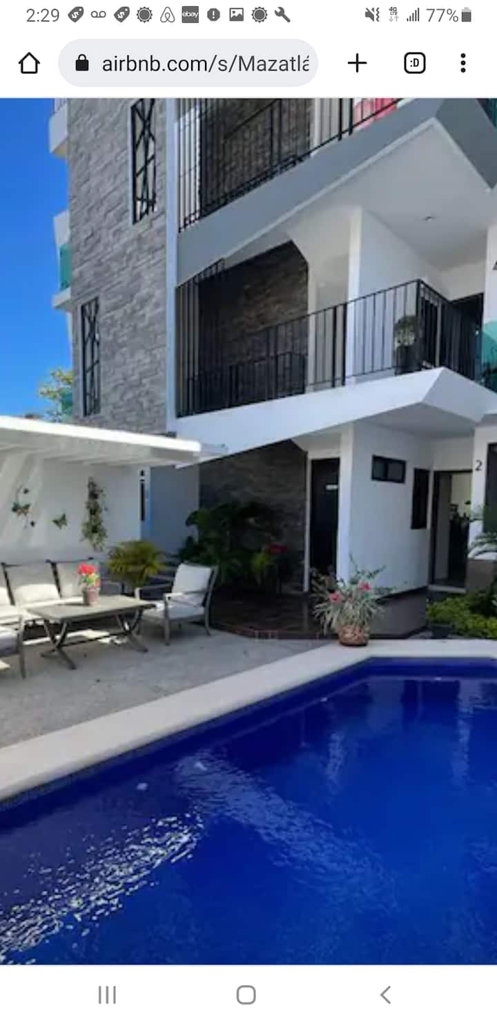 Lovely Condo In Golden Zone One Block From Beach. - Mazatlán