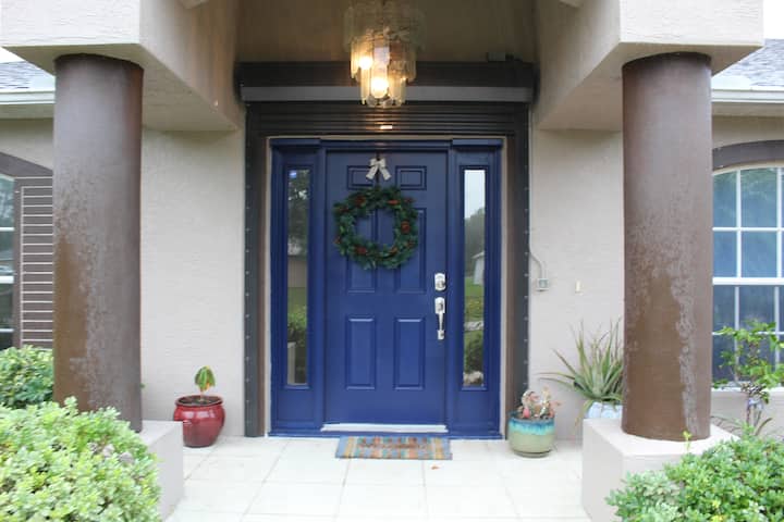 3 Bed/ 2 Bath Home, Fenced In Yard, Beach 35 Min. - Lehigh Acres