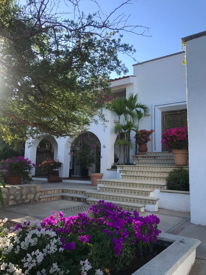 Beautiful 3,800 Ft Home On Golf Course In San José - San José del Cabo