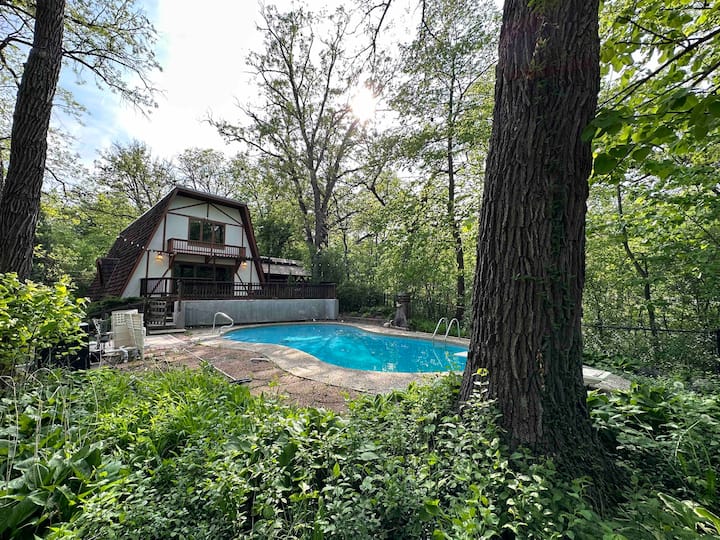 Magical Forest Escape! 4br Cabin W/pool - Monthly - West Chicago, IL