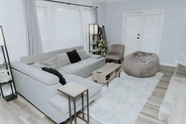 Cozy Modern Downtown Raleigh | Ncsu - Raleigh, NC