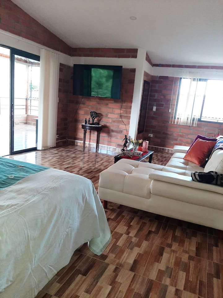 Casa En Una Buena Ubicación De Pereira A 15 Minutos Tendrás Comodidad Y Descanso Sin Salir De La Ciudad áRea Social Zona Verde Totalmente Independiente - Pereira, Colombia