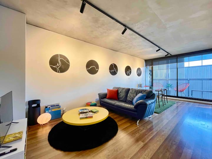 Cool + Creative Pad In The Melbourne Arts Precinct - Melbourne