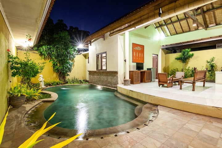 3-br Private Pool Villa Walk To Seminyak Beach - Kuta