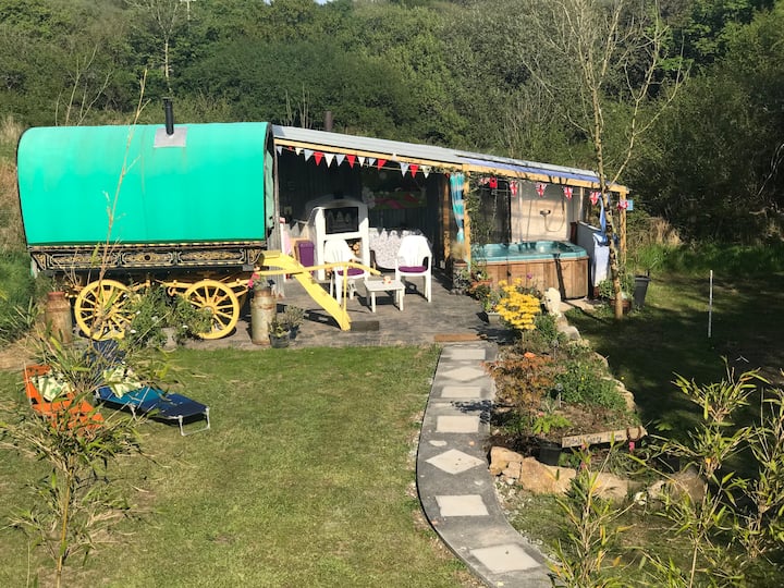 ❤️🏴󠁧󠁢󠁷󠁬󠁳󠁿Romantic Retreat Private Gypsy Caravan & Hottub🌊 - Narberth