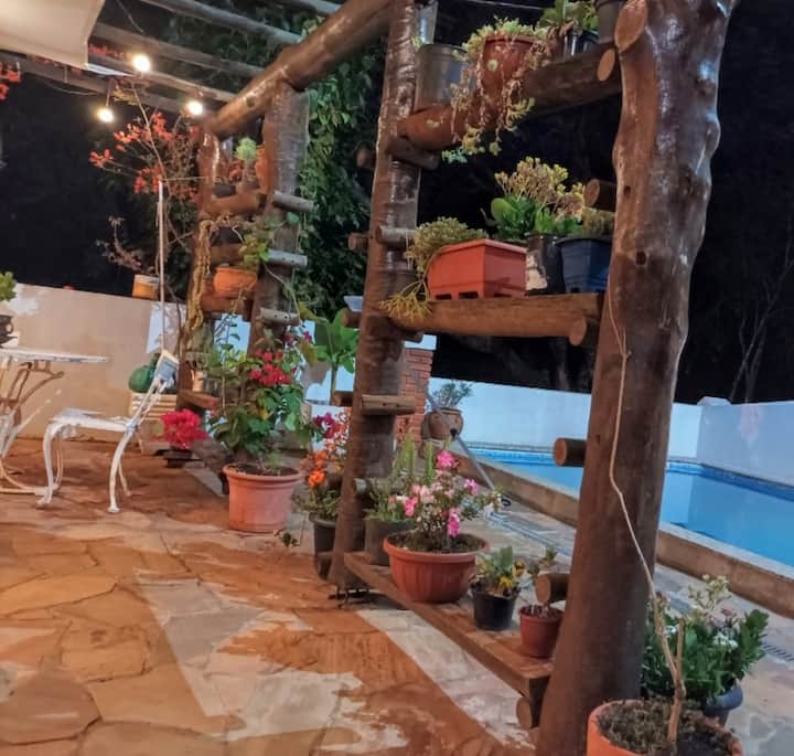 Suíte Com Piscina Em Meio A Muito Verde - Águas de São Pedro