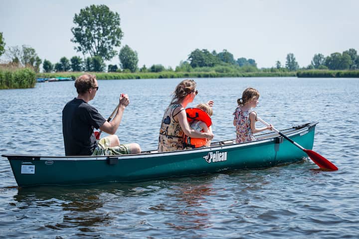 Privé Sanitair: Grote Safaritent Aan Zwemplas - Steenbergen