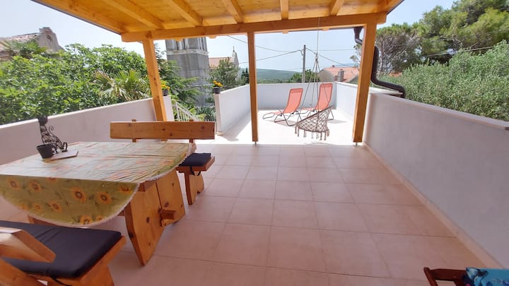 Kuća S Terasom I Vrtom - Cres