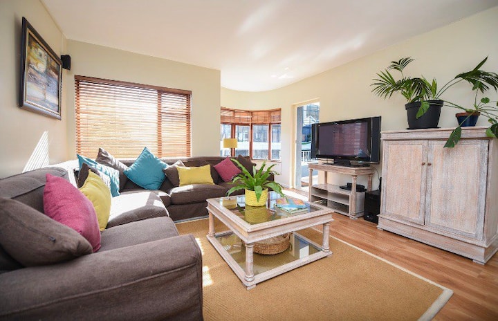 Modern, Bright And Spacious 2 Bedroom Apartment - Le Cap
