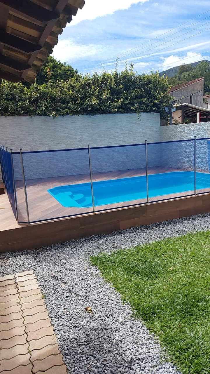 Casa Ampla C/ Piscina + 4 Sts + 2qt + Sl De Jogos - Teresópolis