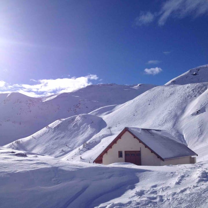 Comfy, Clean And Easy Walk To Slopes And Shops - Ailefroide