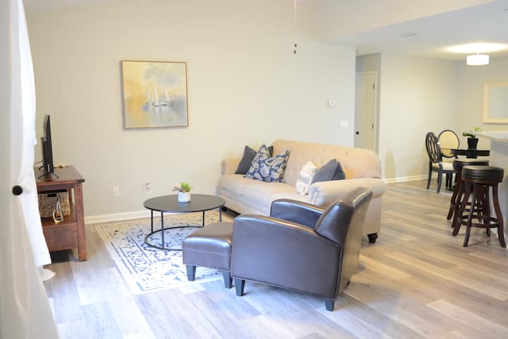Beautiful Newly Renovated Condo - Jacksonville, FL