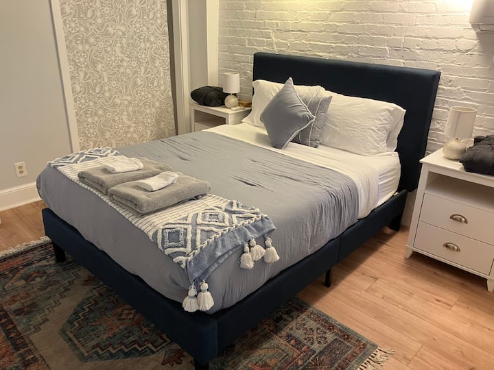 Unique, Charming Garden Apartment - Downtown, DC