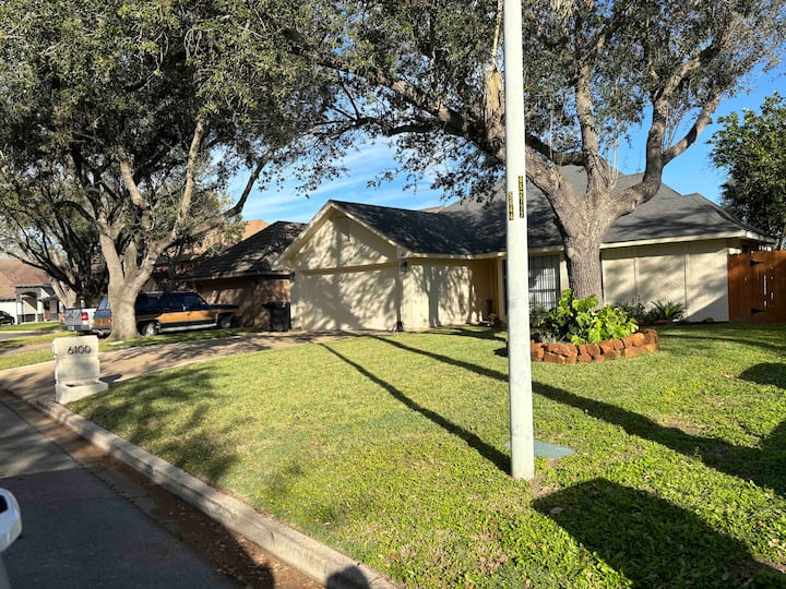 Beautiful Cozy Home - McAllen, TX