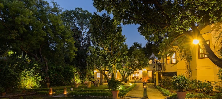 Khudala House Homestay Beside The Lake In Udaipur! - ウダイプル