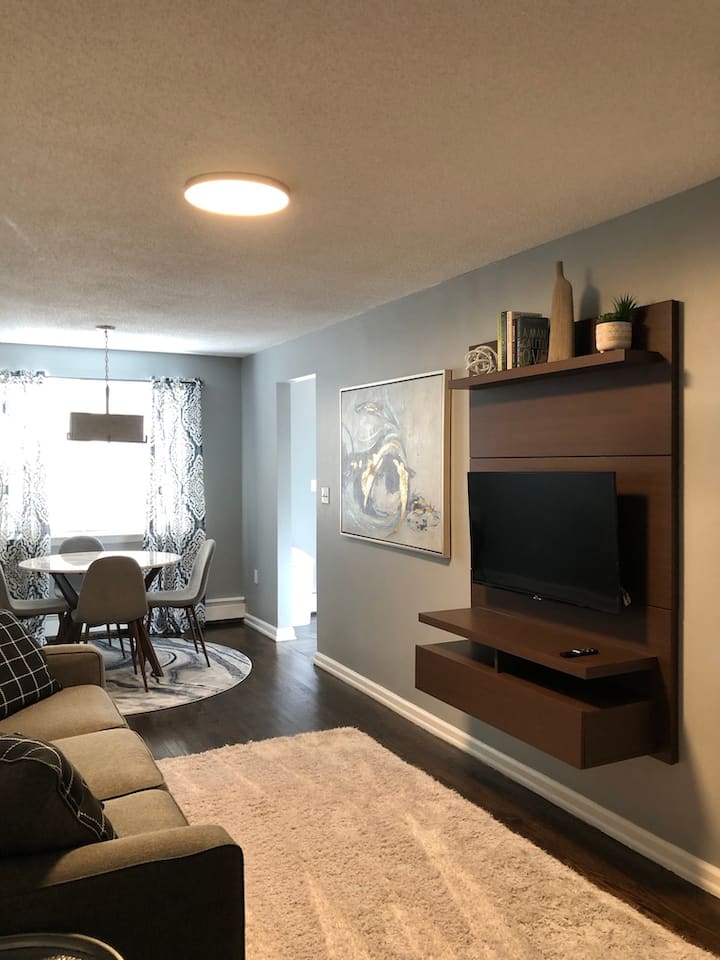 Amazing 2 Bedroom In Most Convenient Location - West Hartford, CT