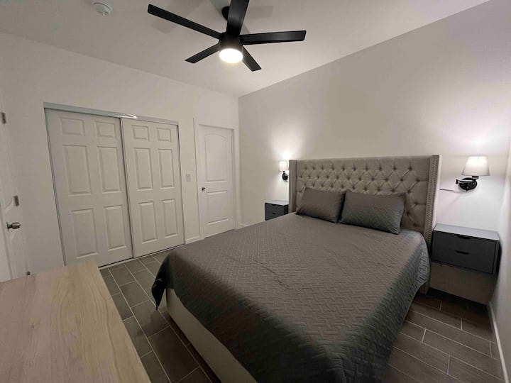 Independent One Bedroom Guest House In Burbank - Burbank, CA