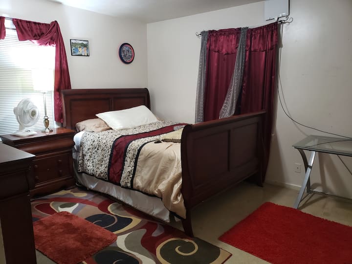 Luxury 1br-free Parking- Airport 5min - Newport News, VA