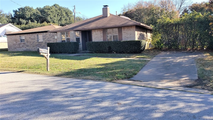 Cozy 2 Bedroom Home Near Lake Grapevine - Southlake, TX