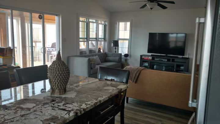 Hidden Paradise!  Amazing Sunsets And Spa! $200 And Up. - Manitoba