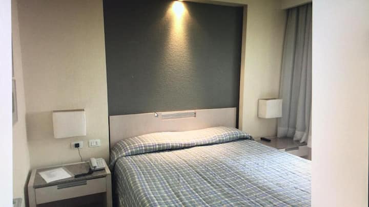 Flat, óTima Localização Entre Centro/batel, Ap 250 - Curitiba
