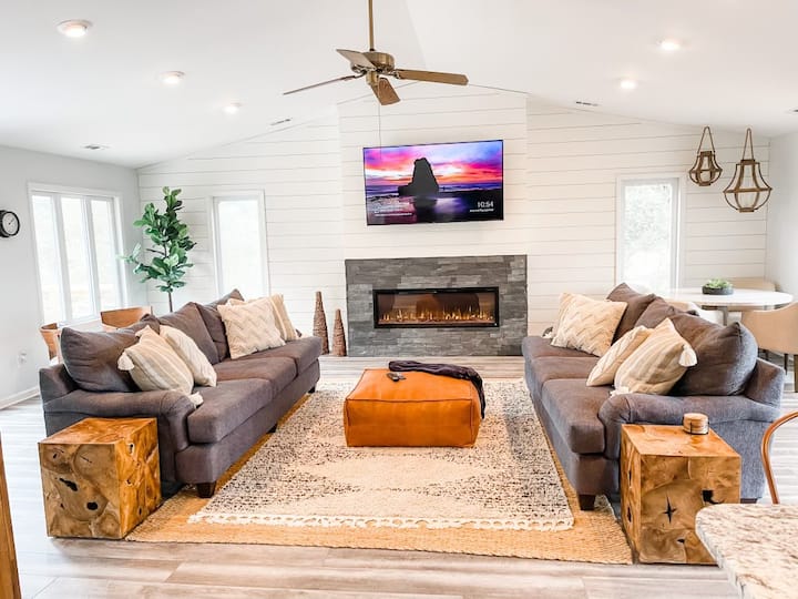 Feelin Tipsea, A Modern Updated Beach Experience! - Emerald Isle, NC