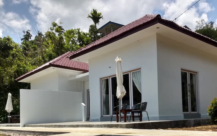The Hawk's Nest Resort Bungalow 1 - Sabang