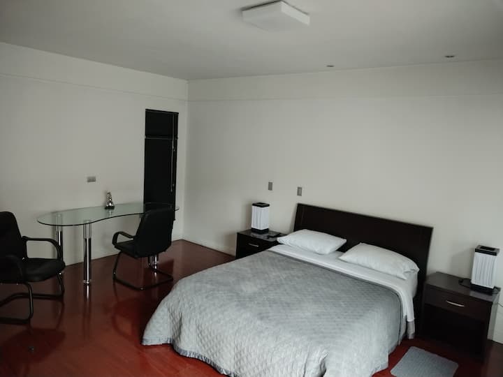 Habitación Privada En Casa De José Luis. - San José
