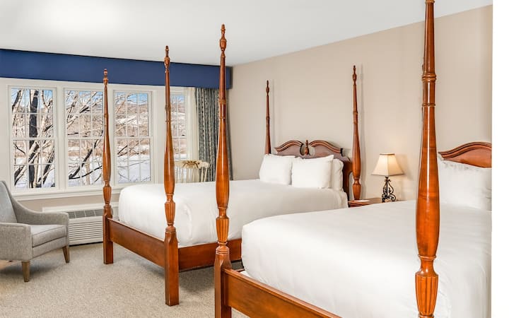 Standard River View Two Queen In Vermont Hotel - Woodstock