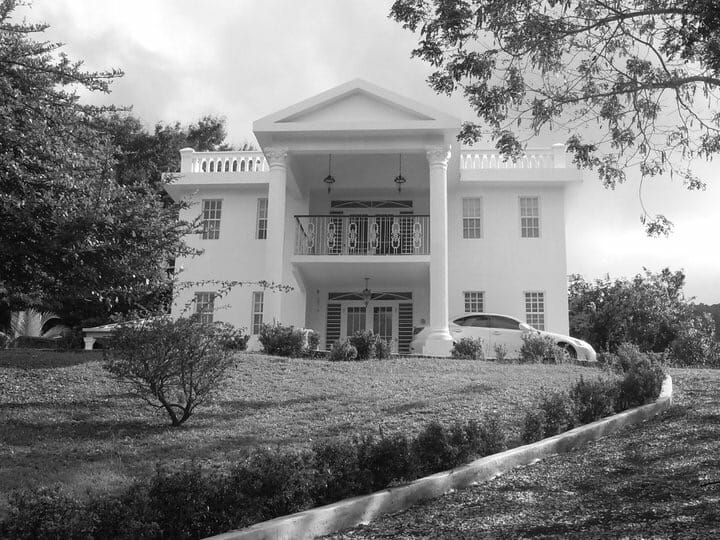 La Casita Blanca (White House Of The Caribbean) - Juana Díaz