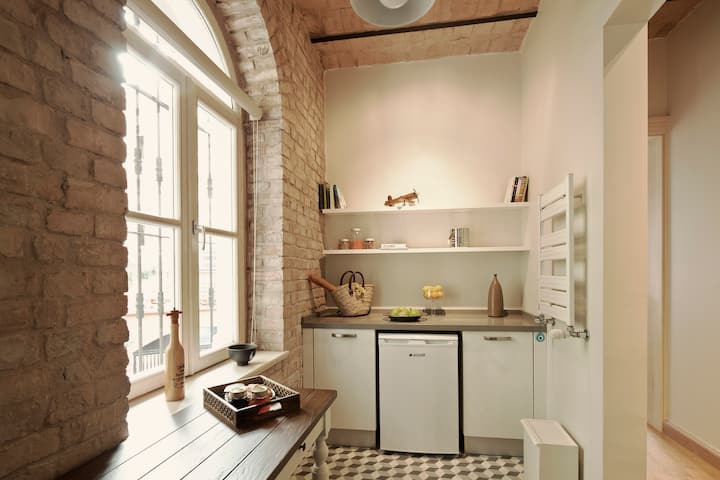 Renovated Apt. In Galata With Historic Charm - Istanbul