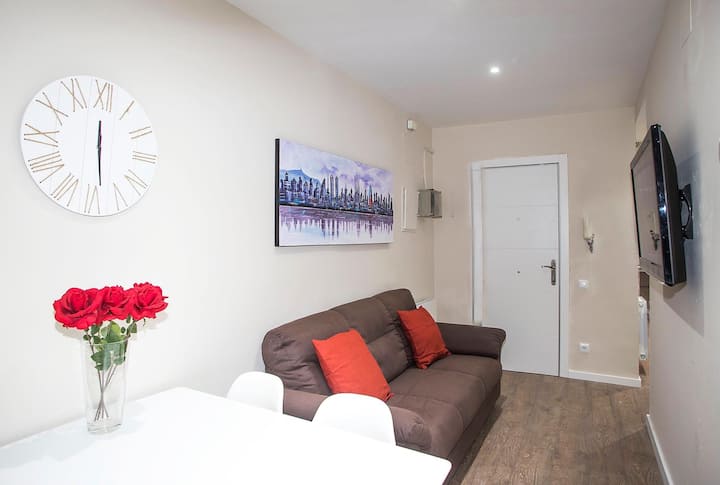 Piso De  4 Habitaciones Dobles Y 2 Baños - Barcelona