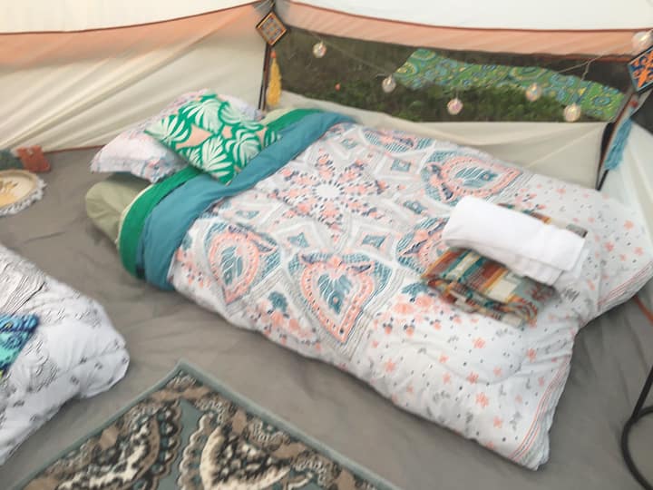 Glamping. Camping Gear Rent And 2018 Suv Incl -