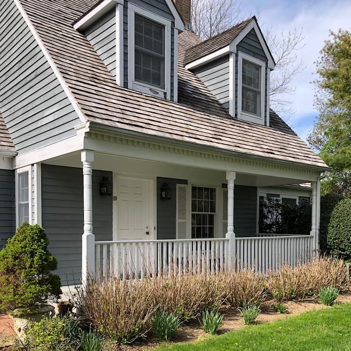 Inc. Village Of Eh, South Of The Highway Home - Amagansett, NY