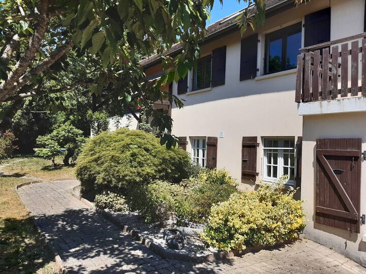 Maison Entre Lac Et Montagne. - Ferney-Voltaire