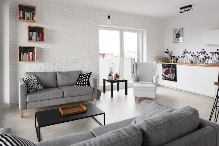 Riverview Modern Apartment With Private Parking - Wrocław