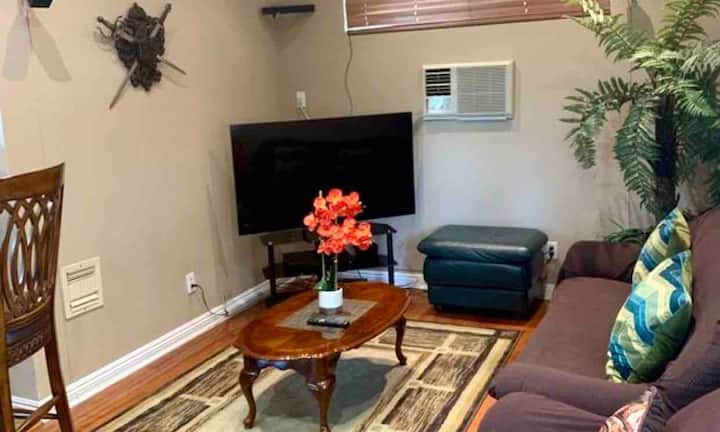 1br/1ba Entire Suite + Netflix - Hidden Hills, CA