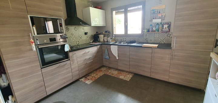 Maison Centre, 2 Ch, Aéroport 10 Km, Jacuzzi - Saint-Laurent-de-Mure