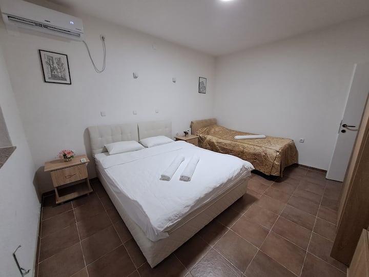 Old Town 3 - Upper Gate Apartments Near Castle - Lake Ohrid