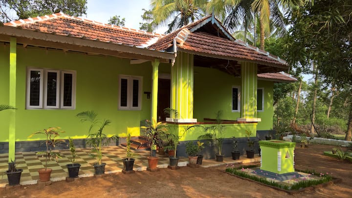 Relax In Our Farm House, With Fresh Organic Food - Palakkad