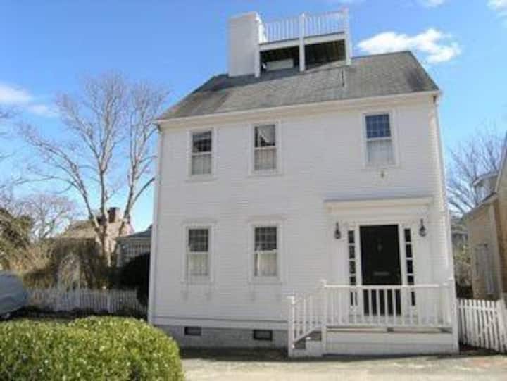 Tastefully Decorated 4 Br In Town 134677 - Nantucket, MA