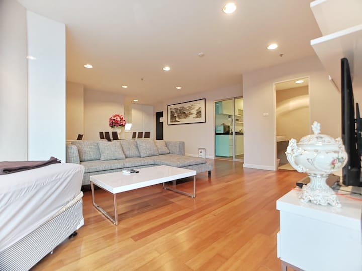 The Royal Masterpiece Luxury :3br Mrt/pool/wifi - Bangkok